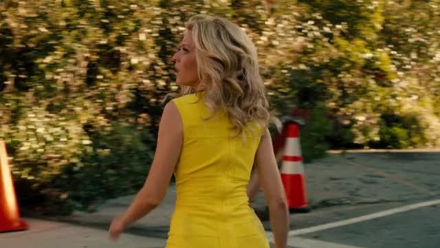 Elizabeth Banks - Walk Of Shame (2014) | r/WatchItForThePlot on Gifsauce
